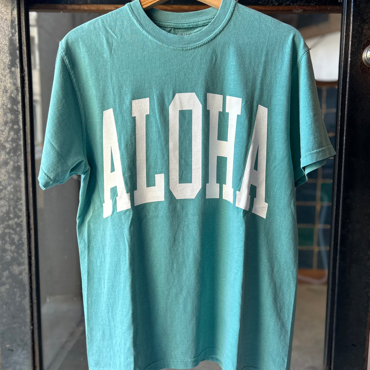 UIS ALOHA TEE – URBAN ISLAND SOCIETY